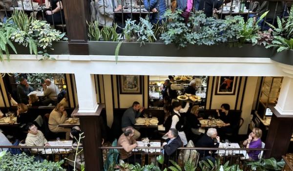 Le Café du Commerce - Bistros of Paris